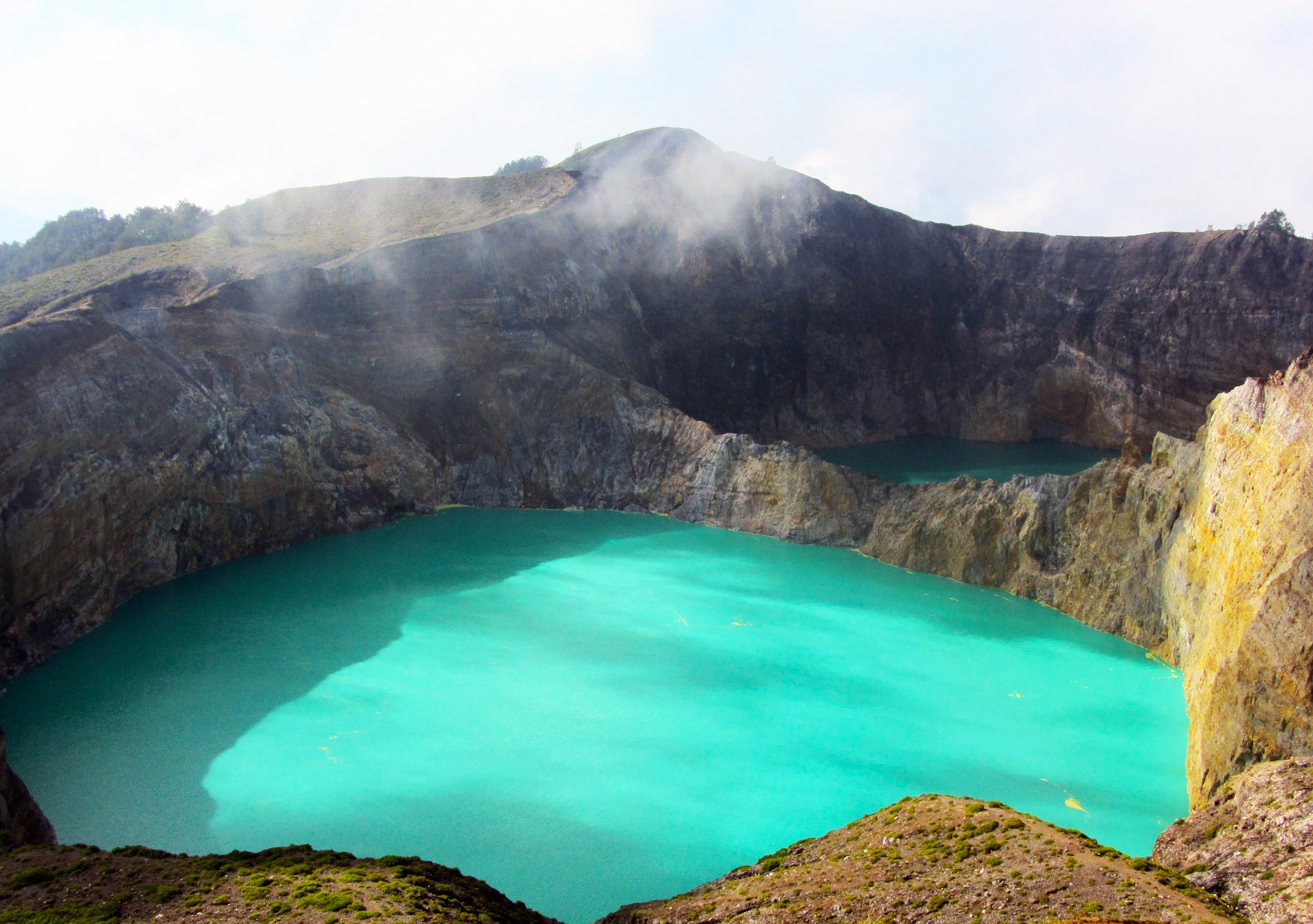 4 Danau Tercantik di Nusantara, Tidak Boleh Terlewat untuk Dikunjungi