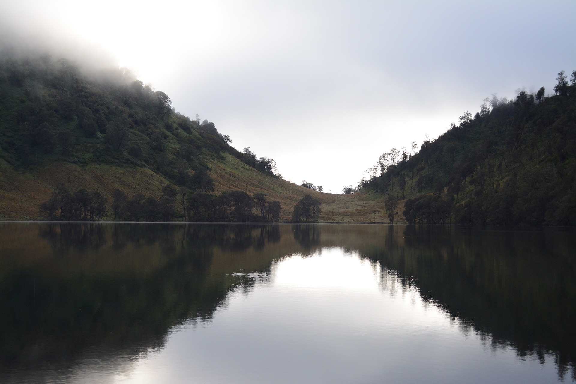 4 Danau Tercantik di Nusantara, Tidak Boleh Terlewat untuk Dikunjungi