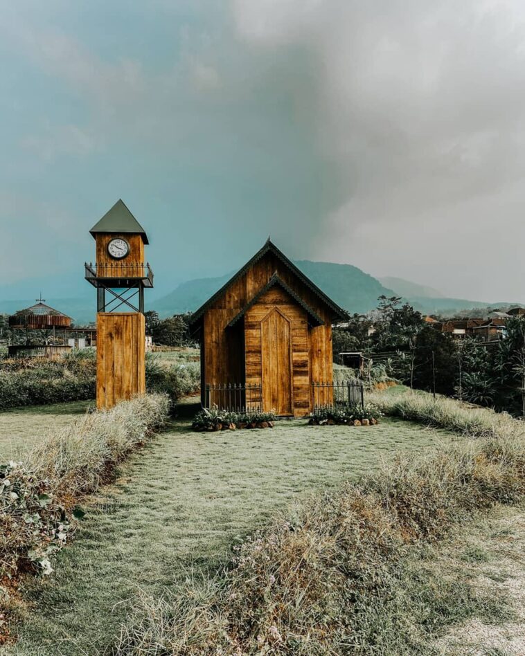 Rustic Market Trawas di Mojokerto, Tempat Nongkrong Estetik Ala Eropa