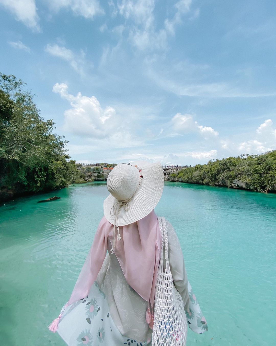 Laguna Weekuri Kolam Alami yang Dikelilingi Batuan Unik di Pulau Sumba