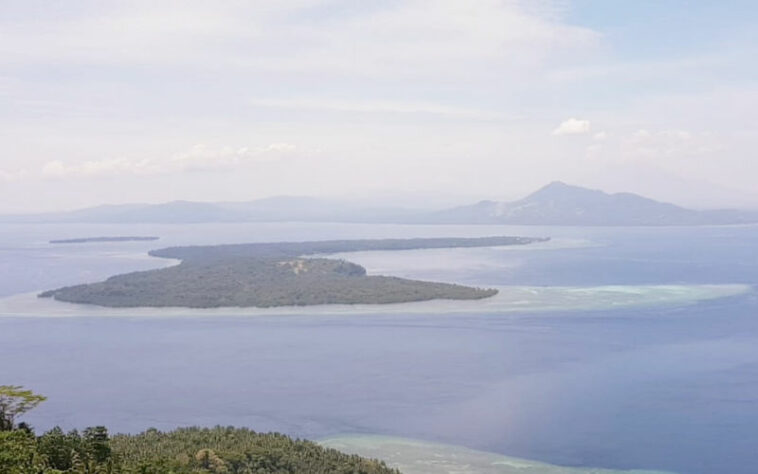 Pulau Manado Tua, Pesona Gunung Laut Nan Apik dan Menakjubkan
