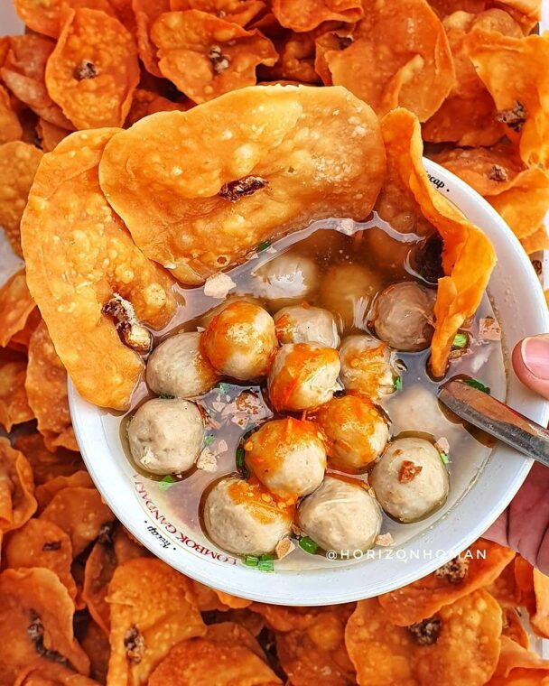 Bakso Pak Nasir Surabaya, Saking Larisnya Sampai Bikin Macet