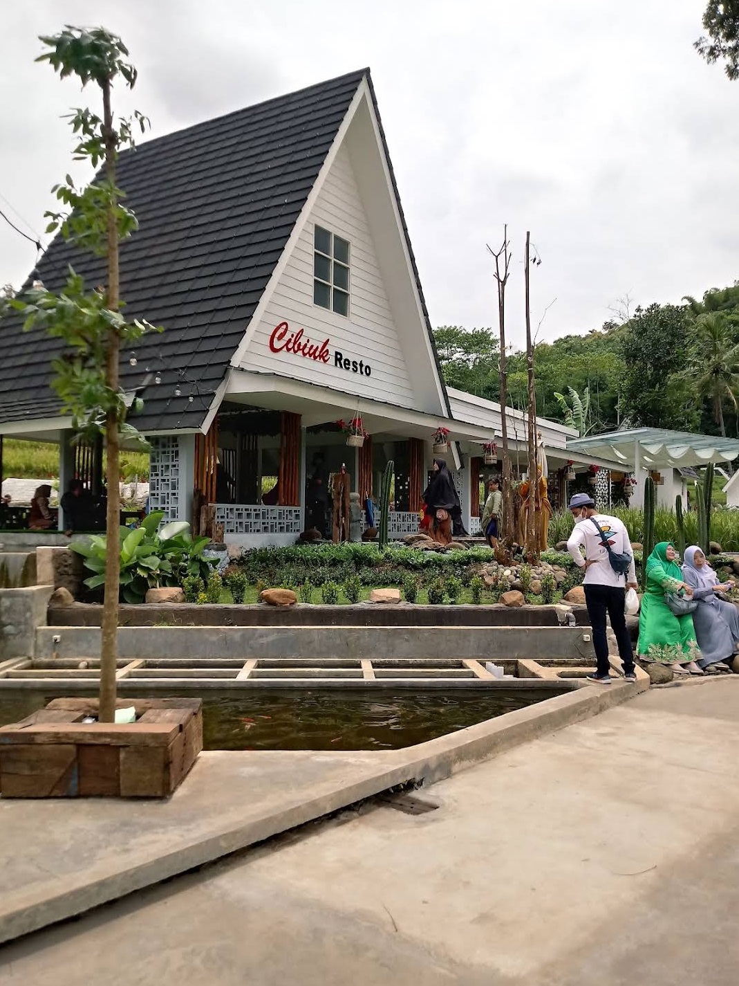 Antapura De Djati Garut, Cafe Nuansa Pegunungan Ala Ubud Bali