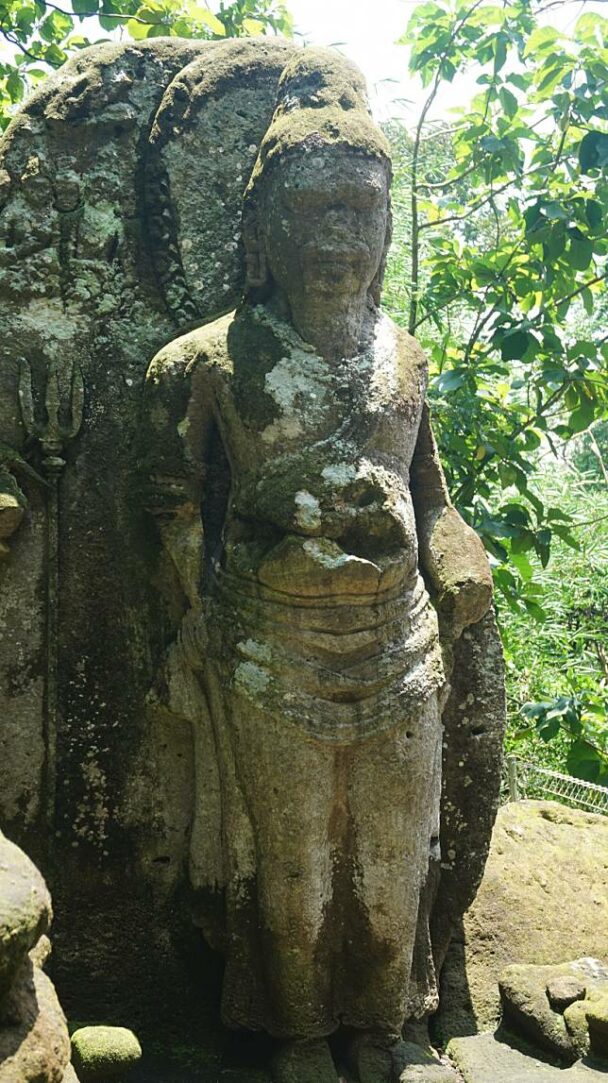 Asyiknya Cerita Sejarah Masa Lampau di Situs Arca Gupolo