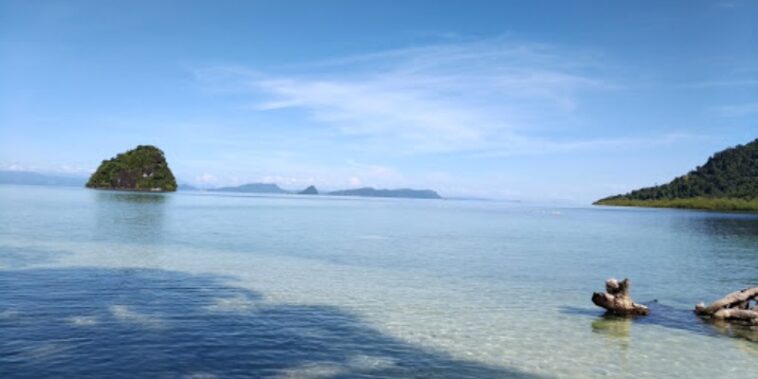 Pantai Kalangan Indah Pilihan Tepat untuk Berlibur