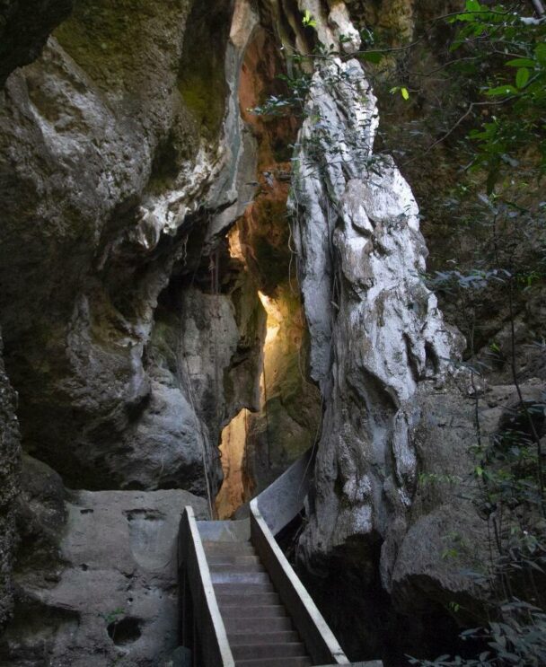 Goa Batu Cermin, Destinasi Alam Nan Cantik Milik NTT