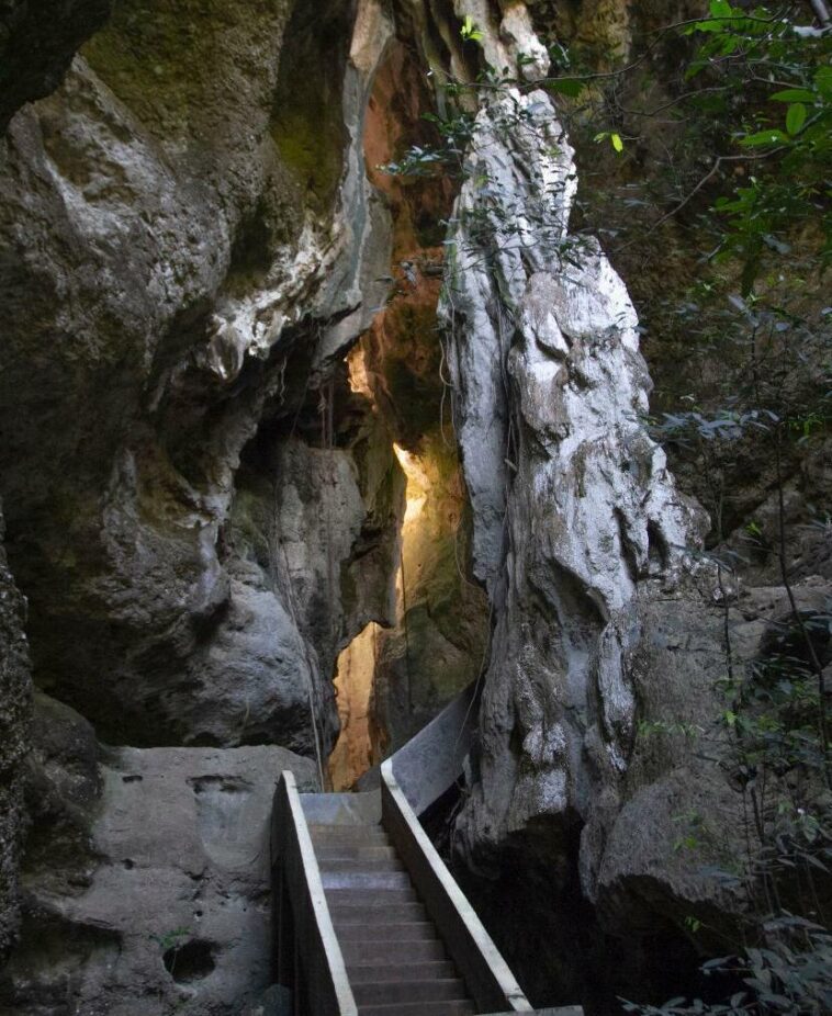 Goa Batu Cermin, Destinasi Alam Nan Cantik Milik NTT