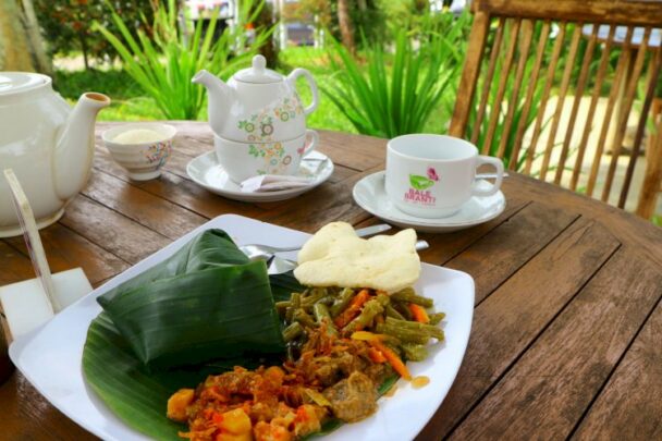 Bale Branti, Resto Cantik Lereng Gunung Lawu