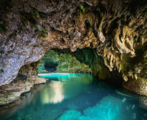 Air Terjun Weekacura, Segarnya Guyuran Air di Tengah Hamparan Sawah Sumba