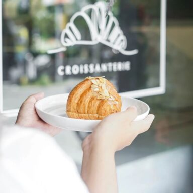 5 Tempat Terbaik untuk Makan Croissant di Malang