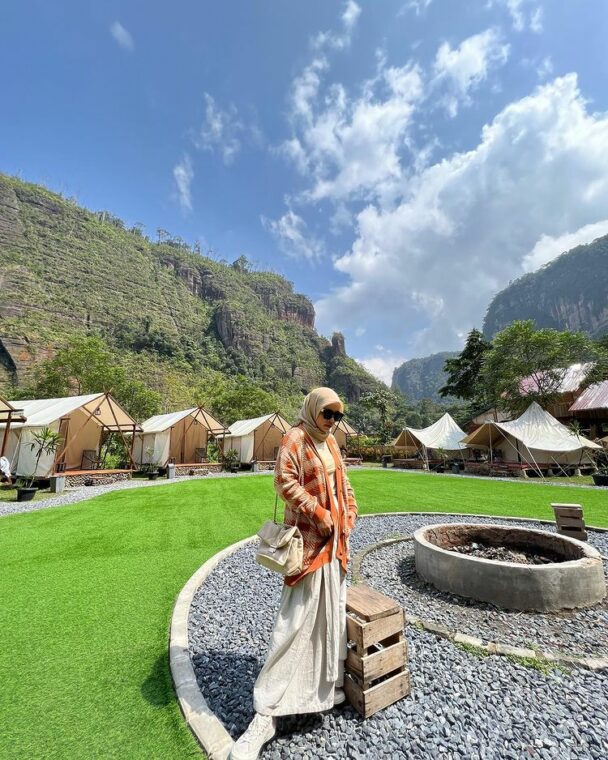 The Edge Harau Glamping Punya Pemandangan Tebing Terbaik di Sumatra Barat