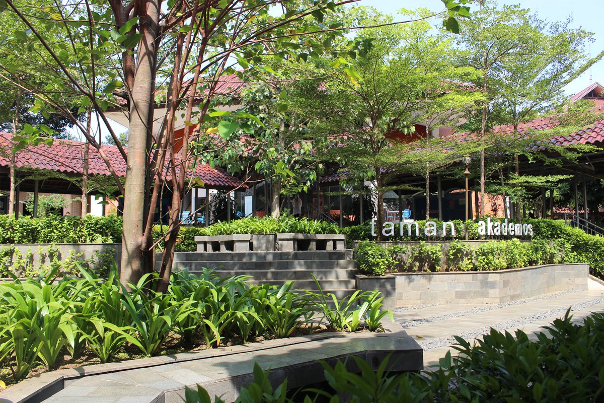 Deretan Taman Kampus Terindah di Indonesia, Serasa Berwisata