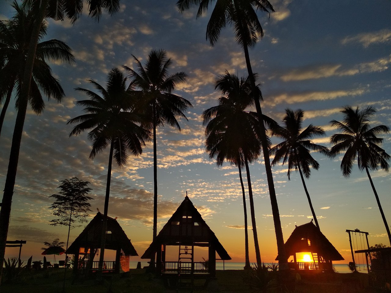 Lamin Guntur Ecolodge, Resort Dengan Nuansa Pantai dan Sajian Sunset ...