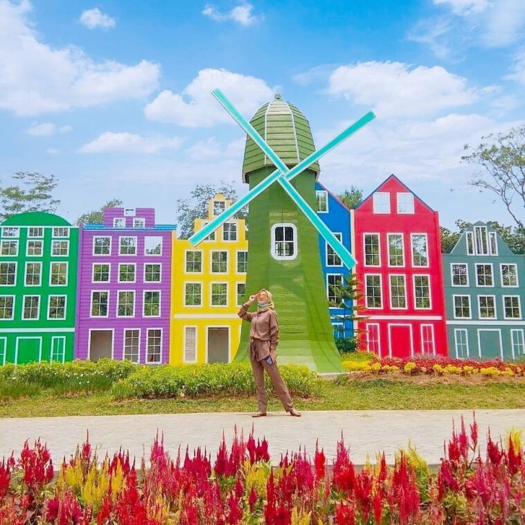 Taman Wisata Mahoni Bangun Sentosa, Nuansa Eropa hingga Kegiatan ...