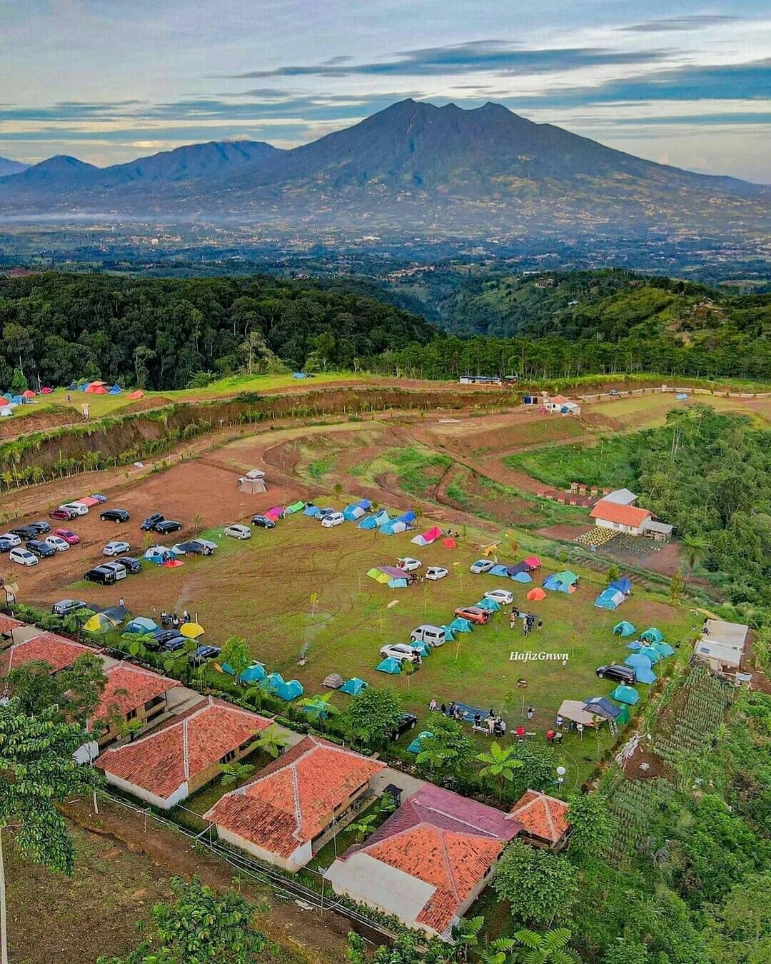 Puncak Halimun Camp Bogor, Kemah dengan Pemandangan Gunung Gede ...