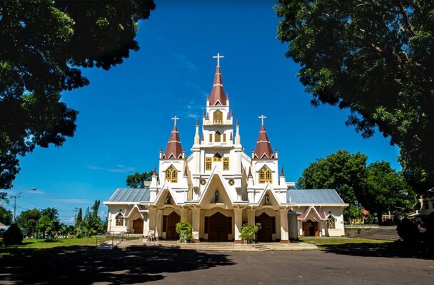 Pesona Wisata Larantuka, Bagai Vatikan di Indonesia