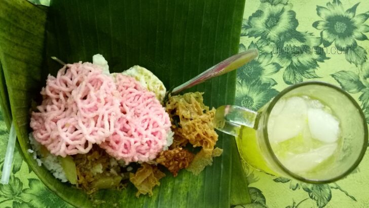 Pecel Pincuk Jenewa, Sajian Kuliner Unik Khas Jember
