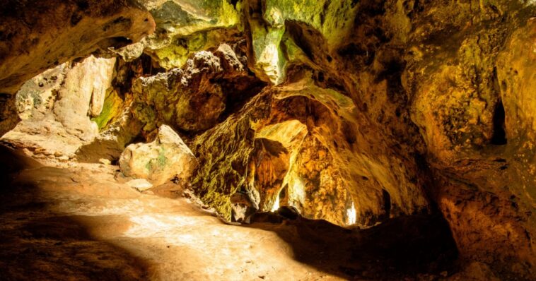 Stone Garden Bandung, Uniknya Destinasi Bukit Batuan Layaknya Zaman Batu