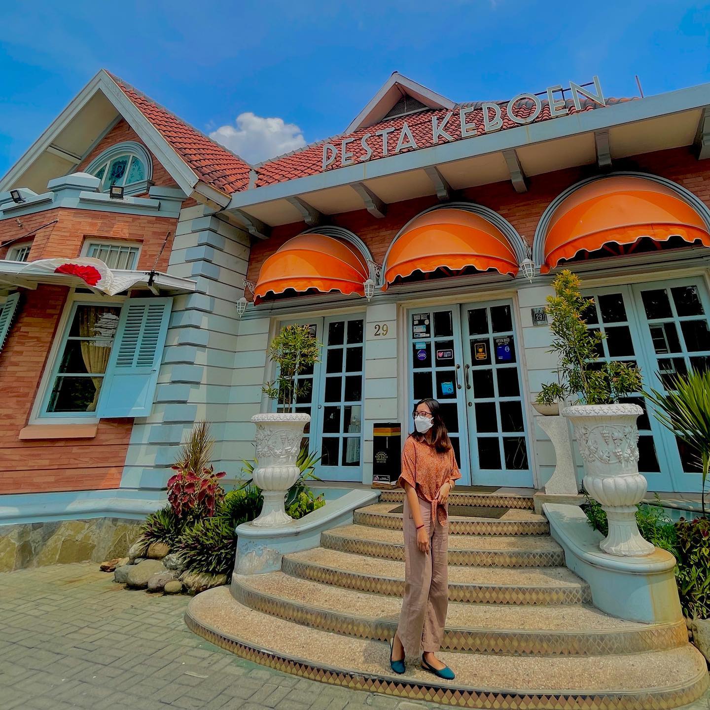 Menilik Uniknya Bangunan Warisan Zaman Belanda di Restoran Pesta Keboen ...