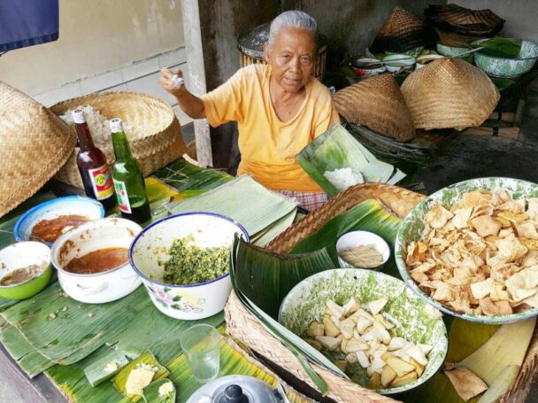 Nasi Tepeng, Sarapan Khas Gianyar Bali yang Gurih dan Pedas