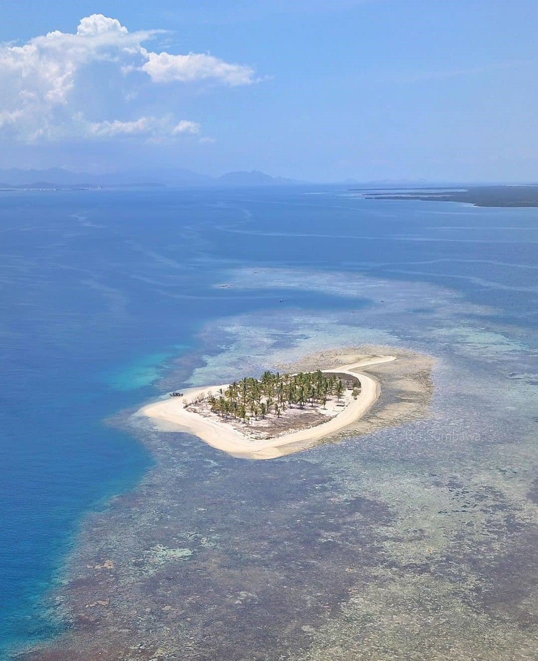 Gili Bedil, Pesona Pulau Mungil Berpasir Putih di Sumbawa