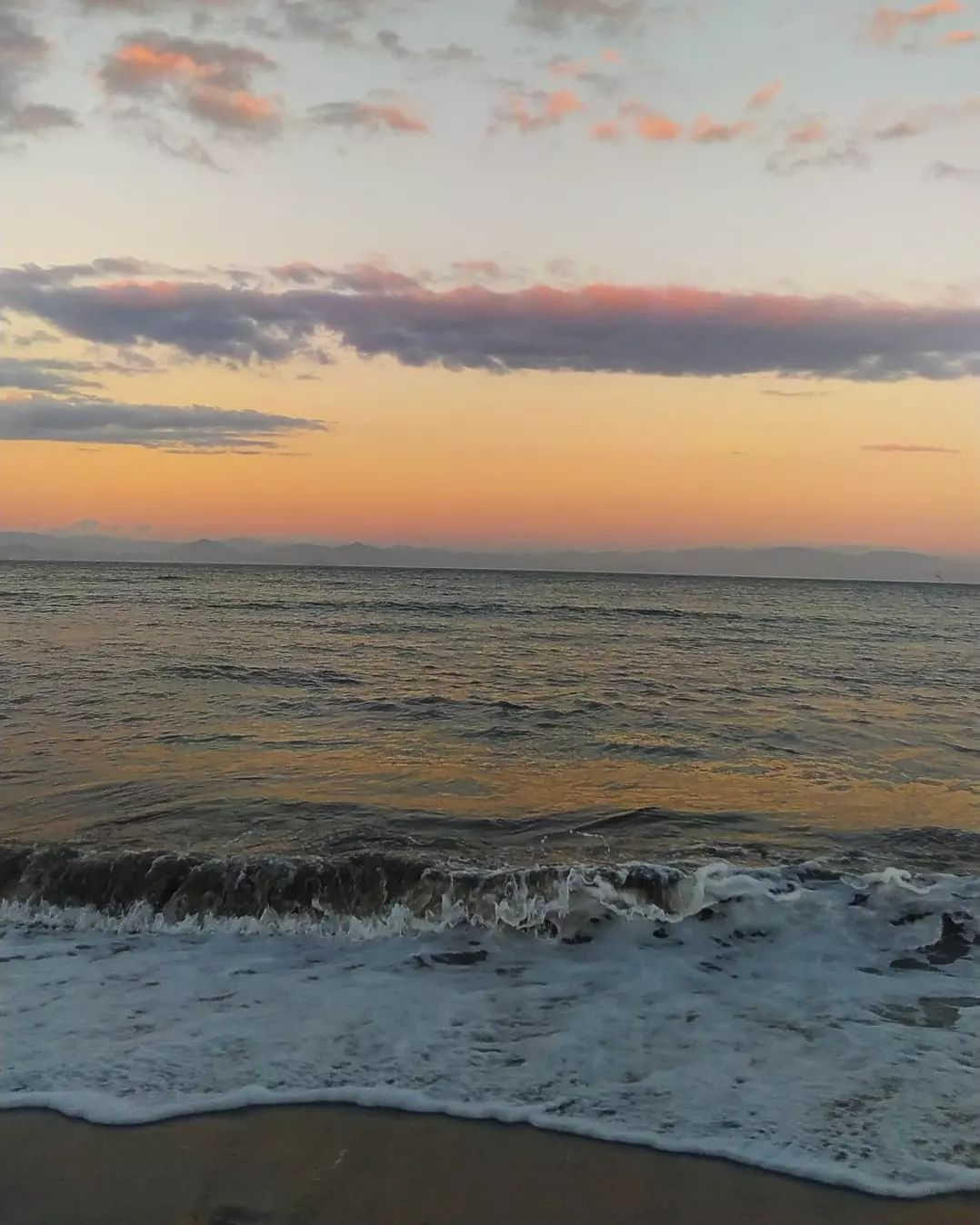 Pantai Labuhan Haji, Spot Terbaik Menikmati Matahari Terbit di Lombok