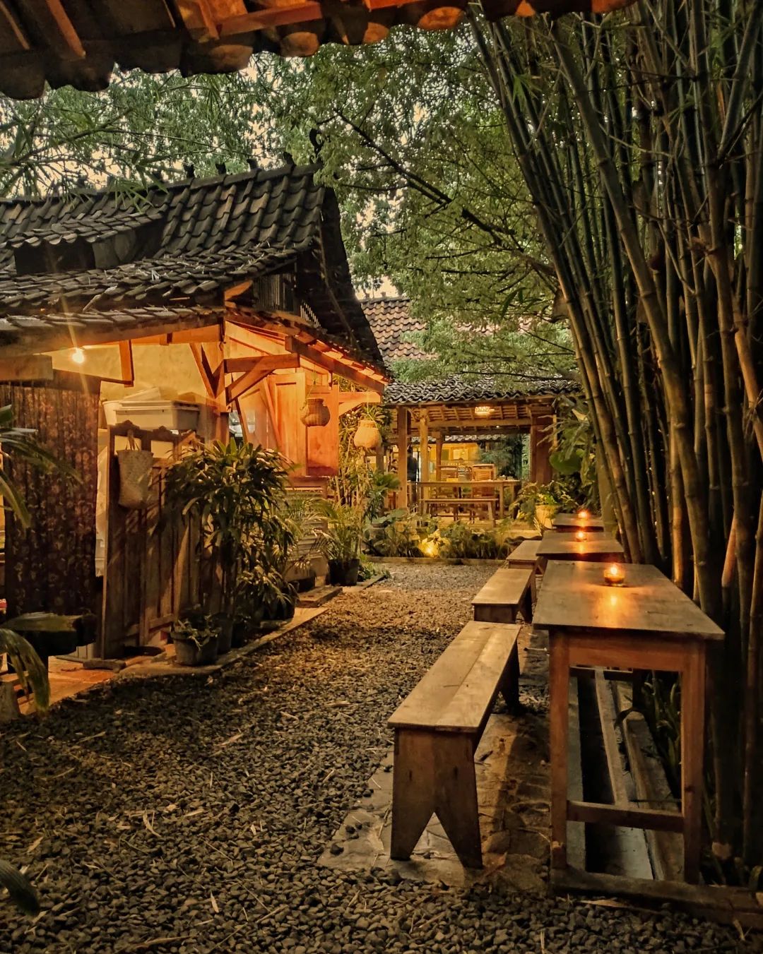 Restoran Bebek Perdikan, Hidden Gem Nuansa Jogja di Antara Gedung ...
