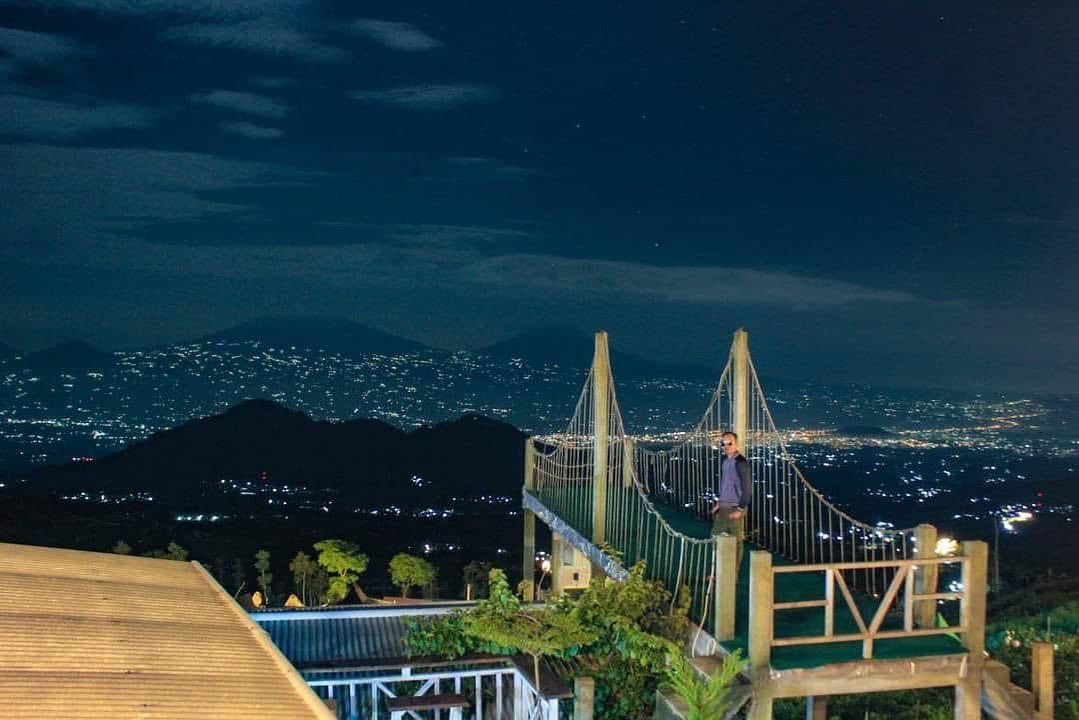 Mangli Sky View Magelang, Rasakan Udara Dingin dan Menikmati ...